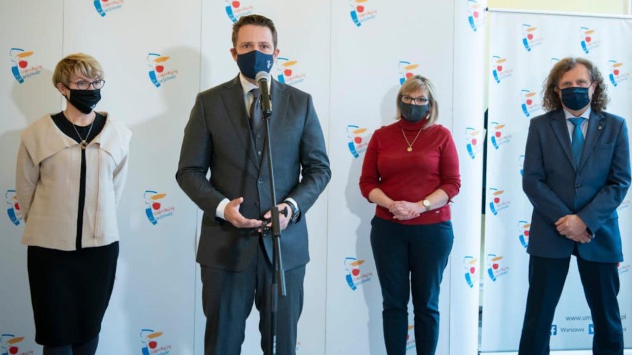 Samorządy reagują na weto unijnego budżetu. "Uważamy, że to weto jest ...